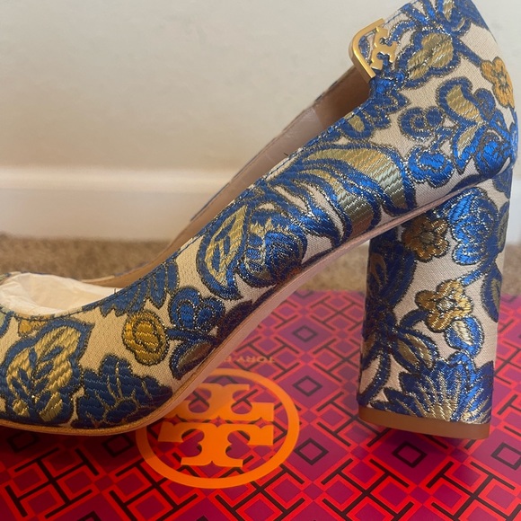 Tory Burch | Shoes | New Tory Burch Suede Elizabeth 85mm Roundtoe Pump ...